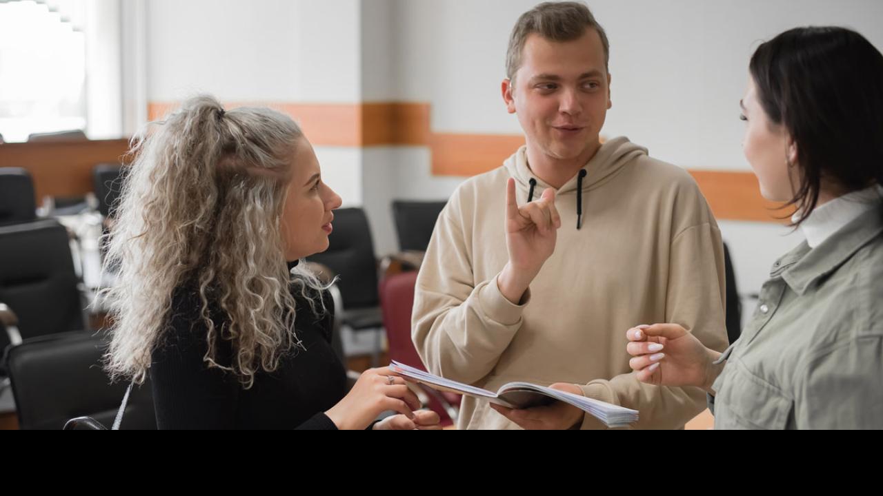 ASL and Deaf Studies Program | Central