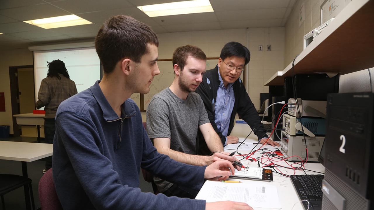 Computer Engineering Technology, BS | Central